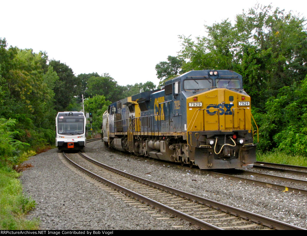 CSX 7929 and NJT 3507